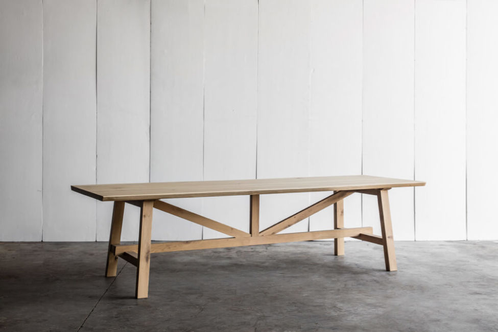 Larbus table by Heerenhuis in solid oak (exclusive video)